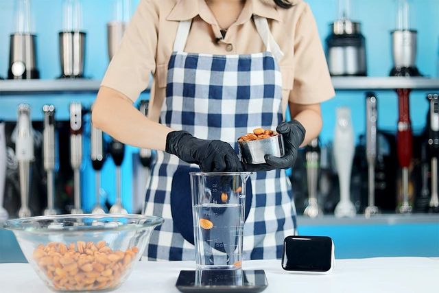 Immersion Blender Performance Testing: Almond Milk