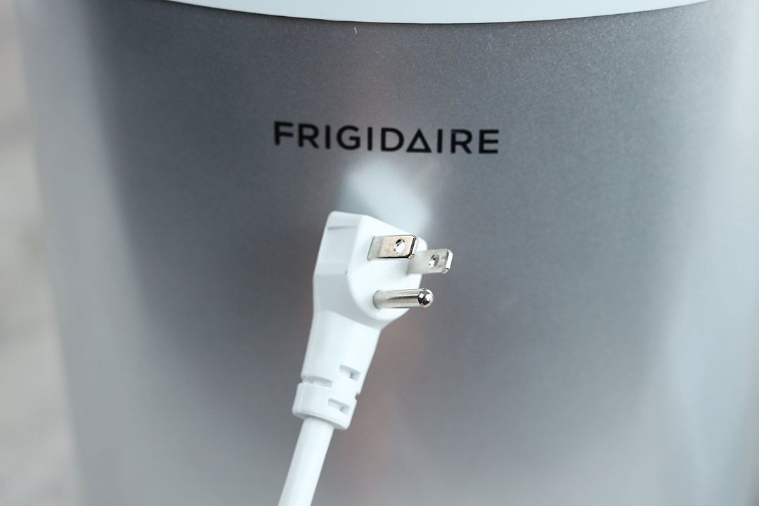 Frigidaire Portable Ice Maker EFIC189 Review - Quality Ice in Quantity