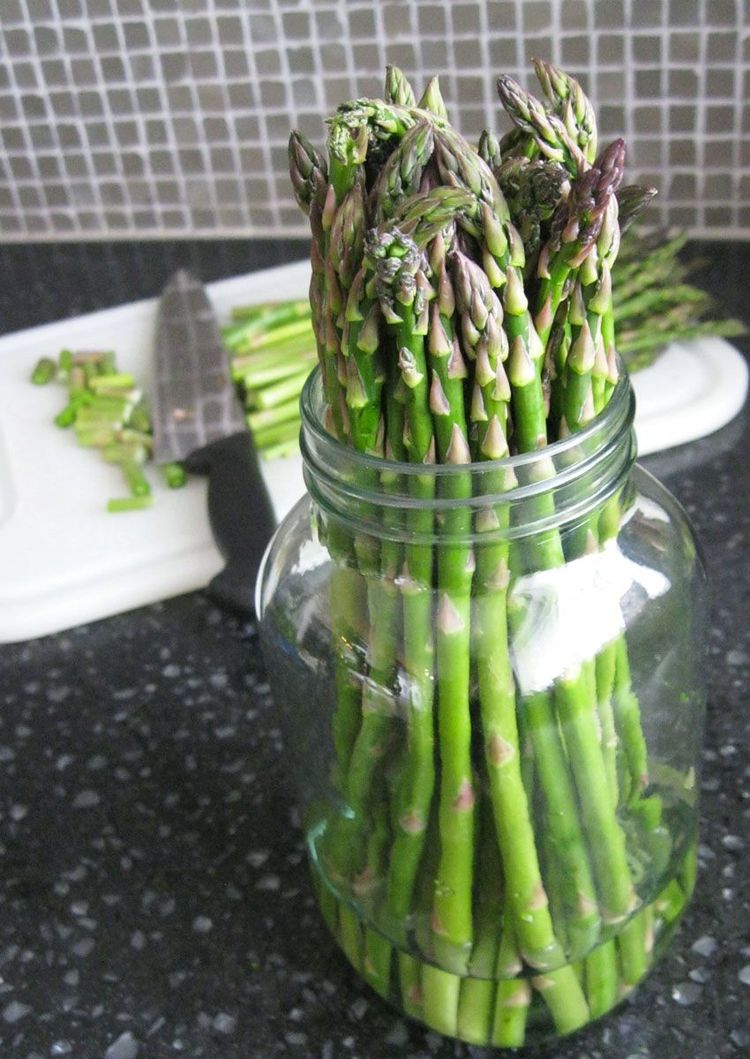 How to Store Asparagus: The Best Methods to Keep Your Asparagus Fresh